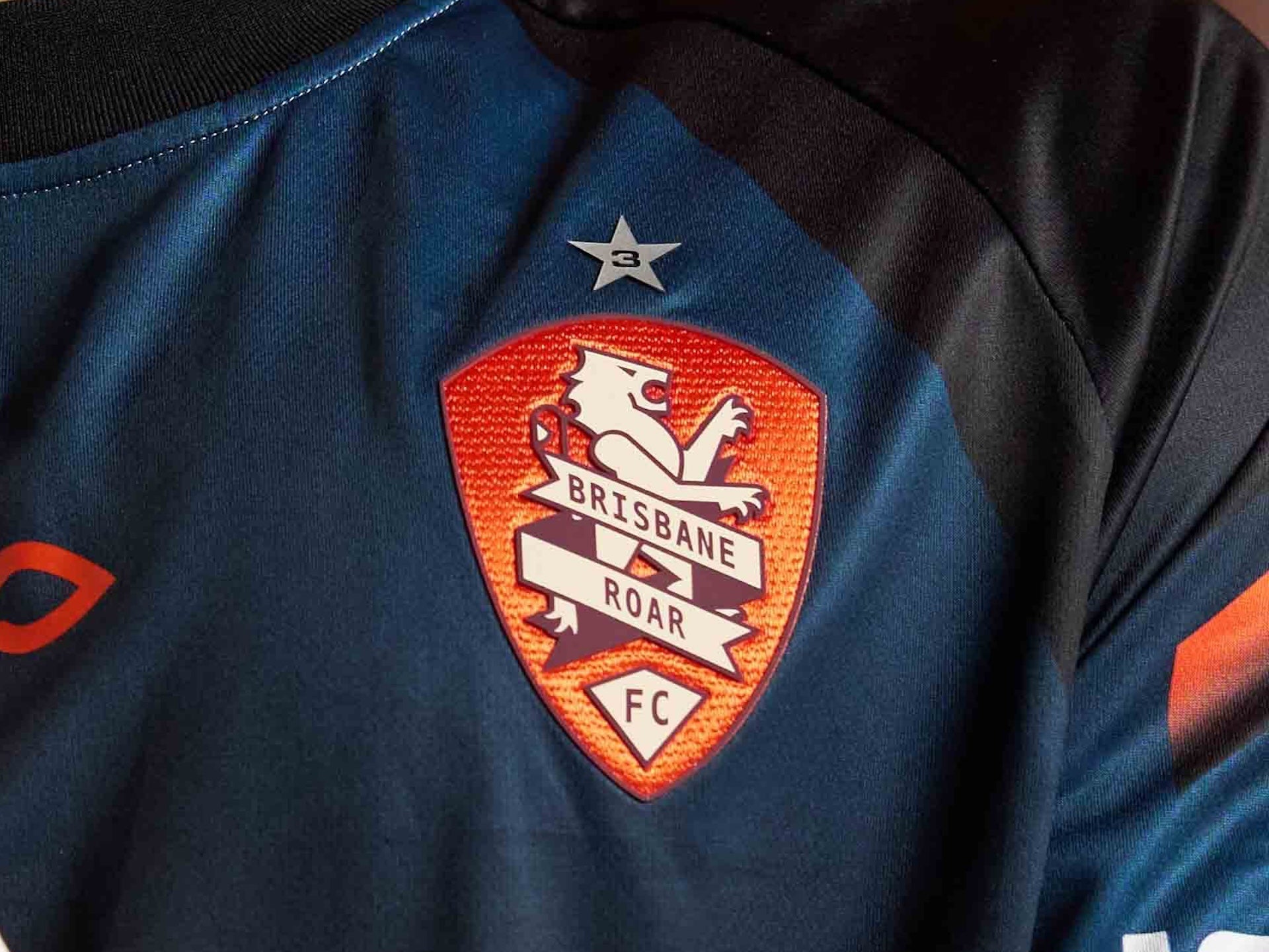 Brisbane Roar 2025/26 Goalkeeper Kits – ROAR Shop